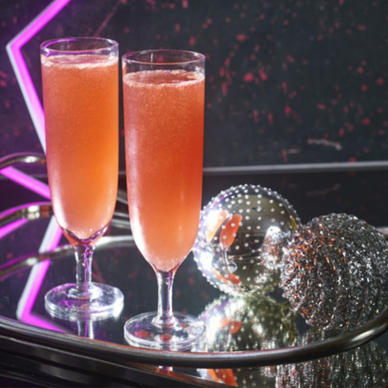 Blushing Bauble Cocktail with Prosecco | Winter Cocktail Recipe – Sacla'
